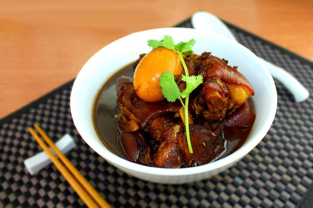 Why pig trotters during confinement? - Tian Wei Signature